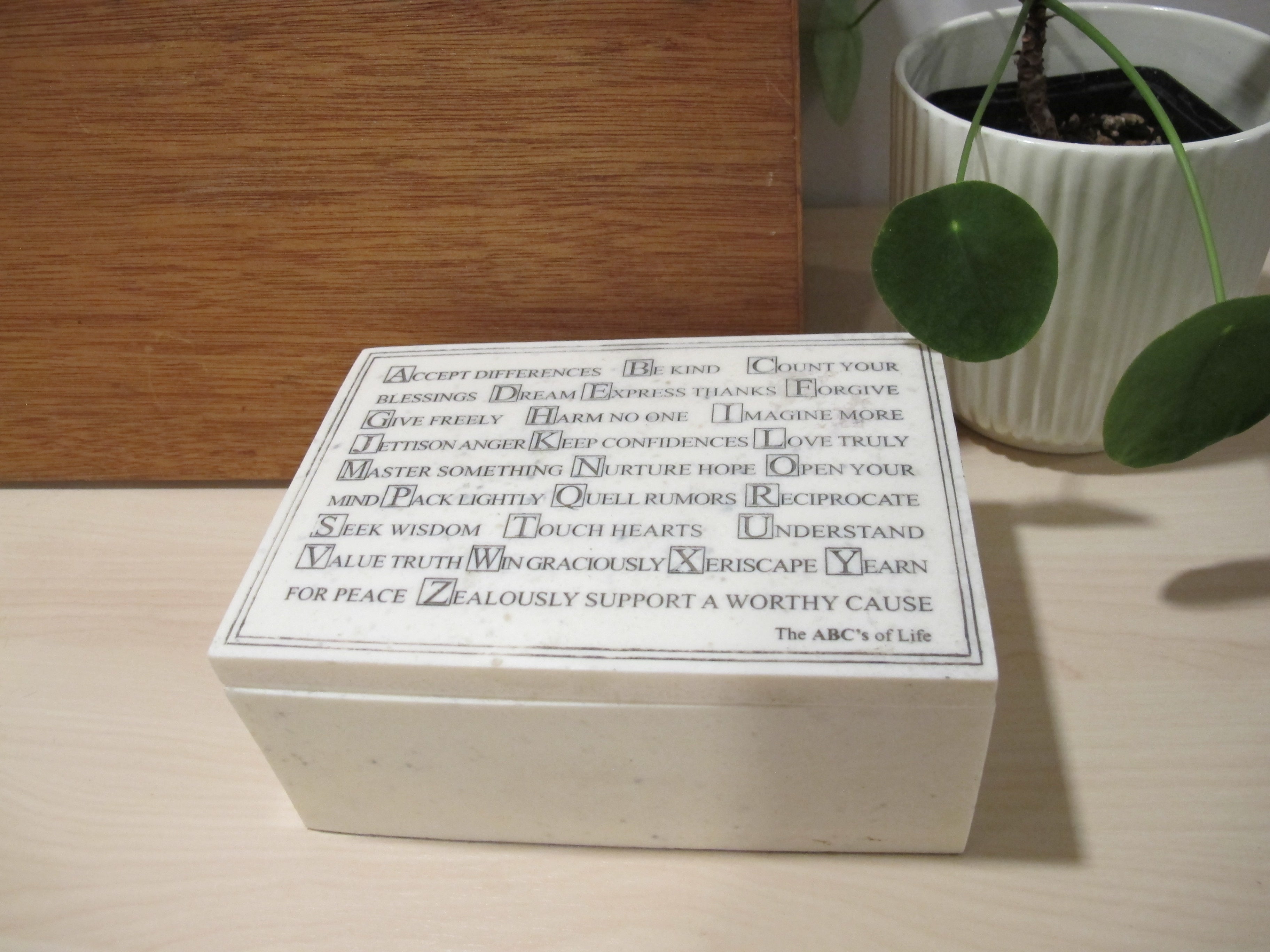 White Resin Box ABCs of Life R. Stewart 2005 – Portland Revibe
